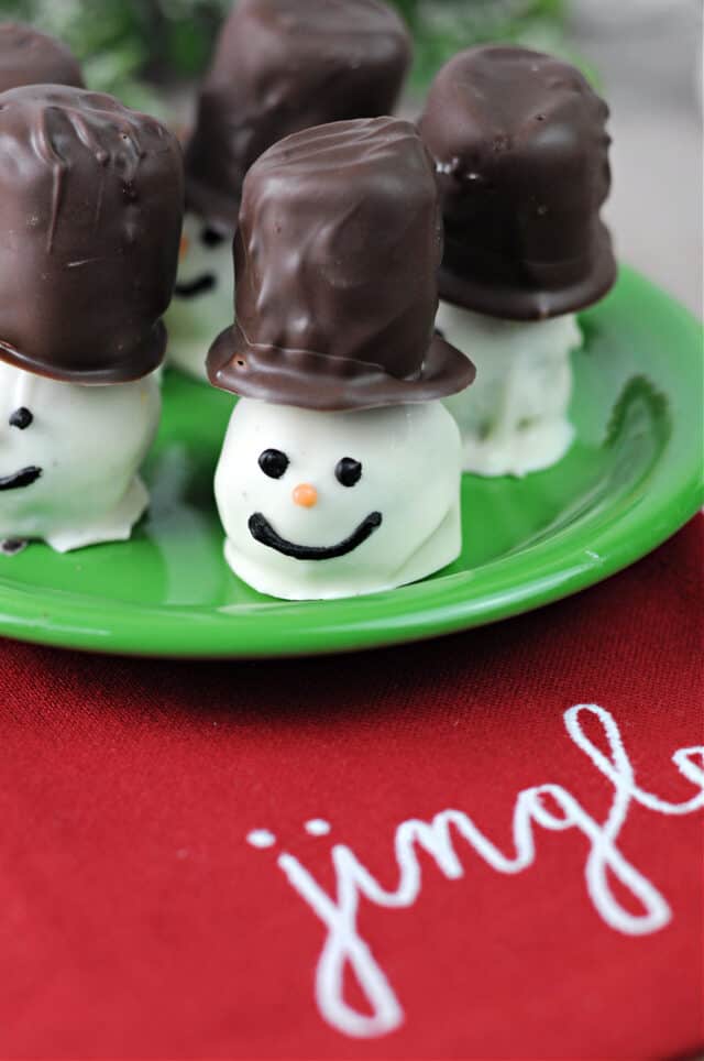 Snowman Oreo Balls - Ovenspiration