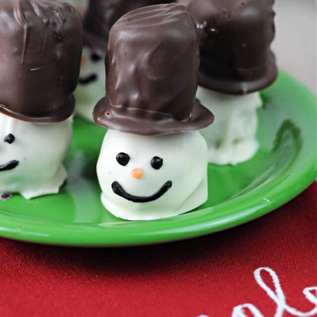 Snowman Oreo Balls - Ovenspiration