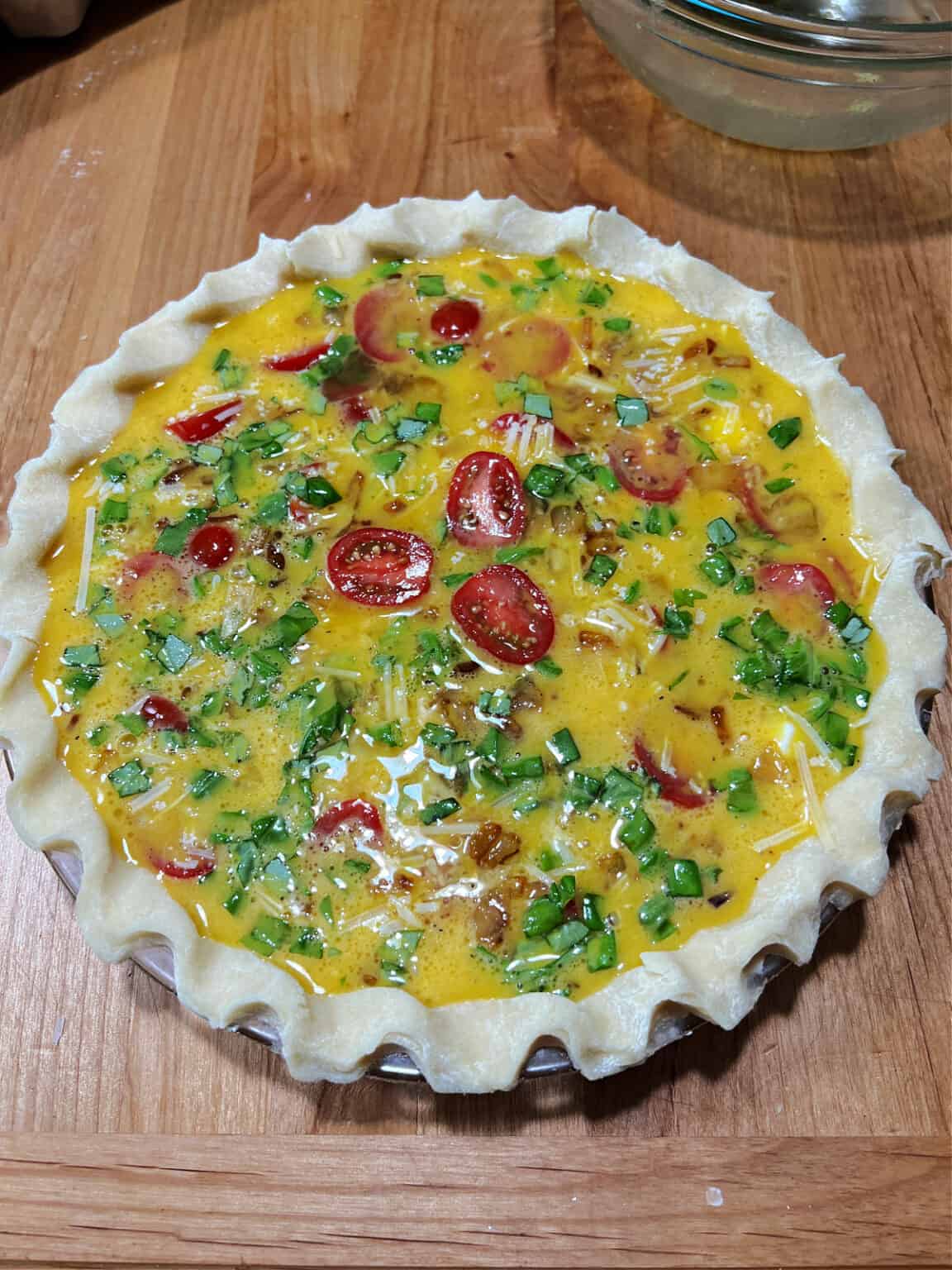 Caprese Quiche (Tomato and Mozzarella) - Ovenspiration
